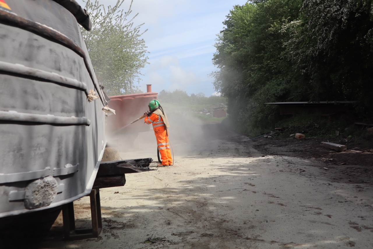 Grit Blasting – Gibson & Kentwright